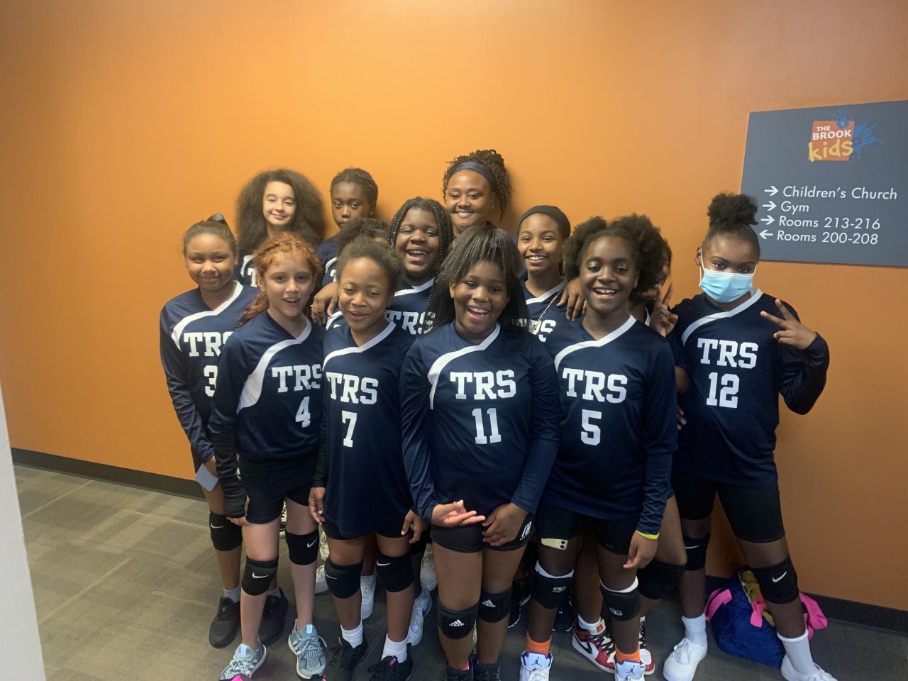 Girls Volleyball | Rhodes School for the Performing Arts